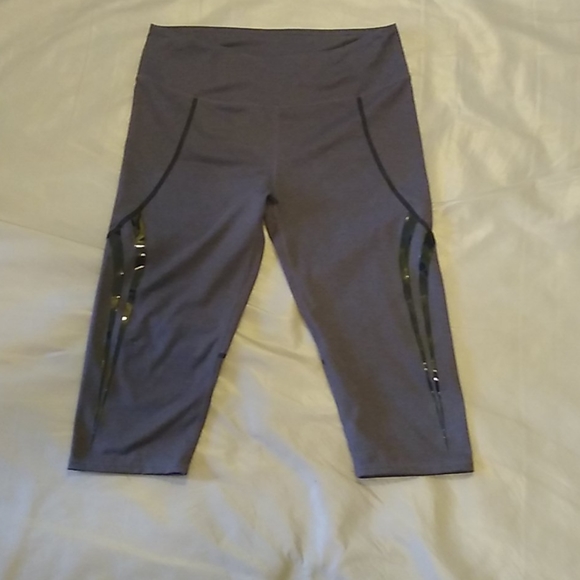 Fabletics | Pants & Jumpsuits | Fabletics Dark Grey Workout Capris ...